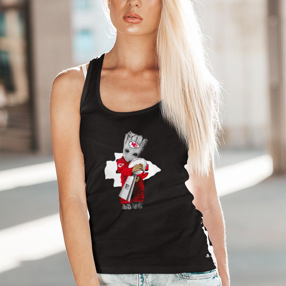 Baby Groot hug Kansas City Chiefs super bowl shirt - Kutee Boutique